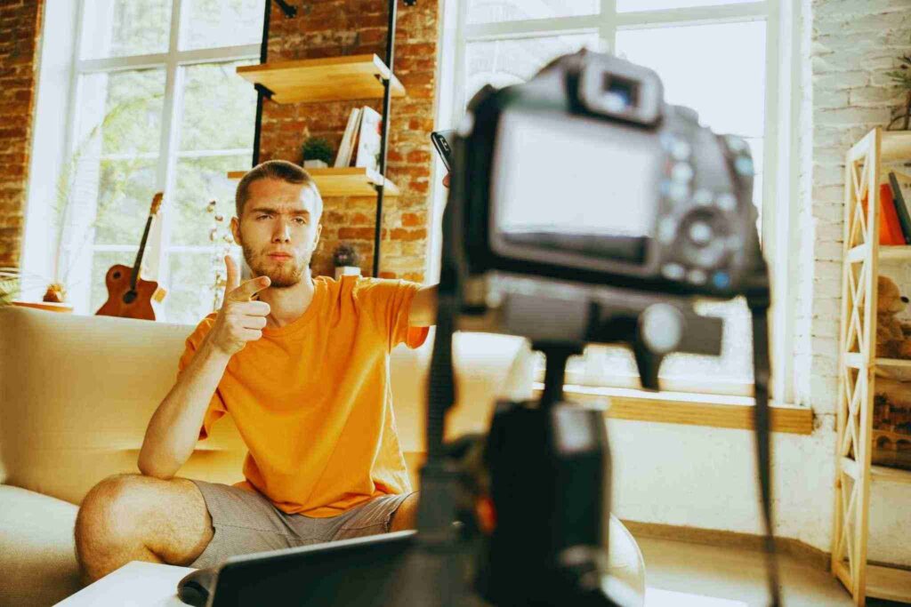 How to Build a Strong Connection with Your Vlog Audience? Expert Tips ...
